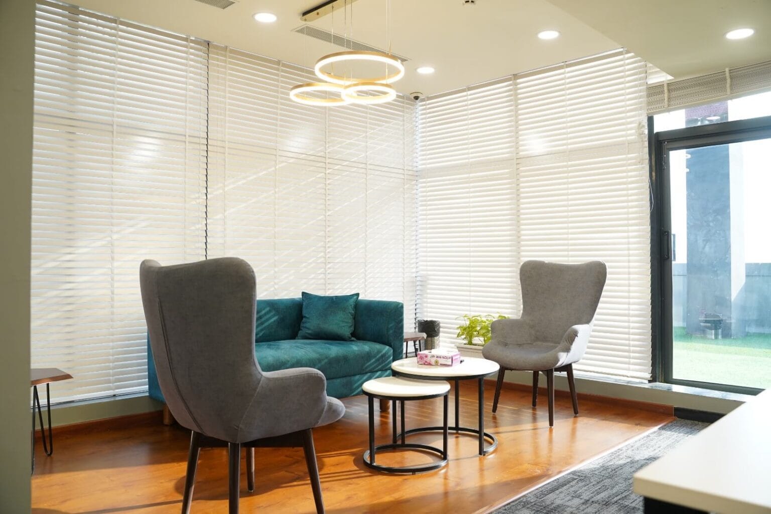 Balancing Privacy and Collaboration: The Future of Office Layouts | AIHP